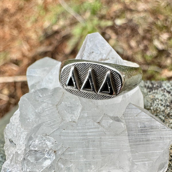 Silver Pyramid Ring - Etsy