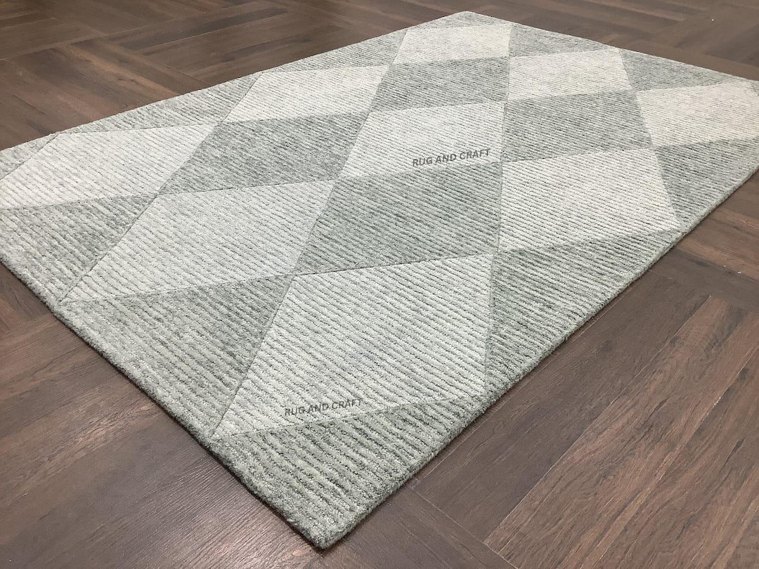 Timeless Soft Tone Geometric Rug | Elegant Diamond Pattern Carpet ...