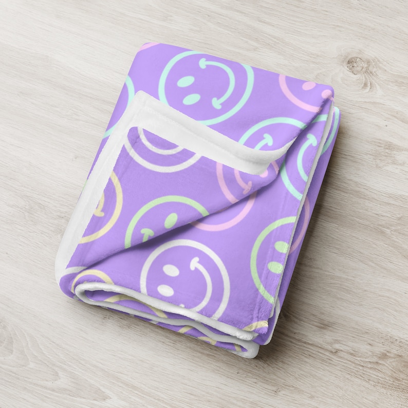 Smiley Faces Plush Soft Throw Blanket / Colorful Cozy Throw Blanket ...