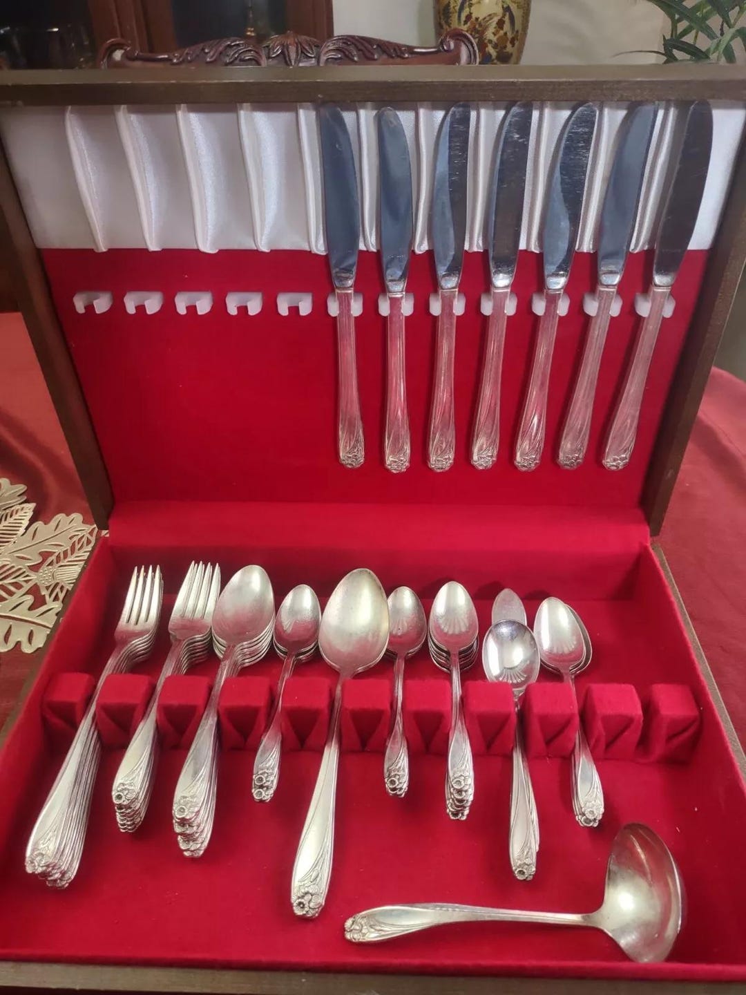 1847 Rogers Bros International Silver Co Daffodil 50 PC Flatware Set ...