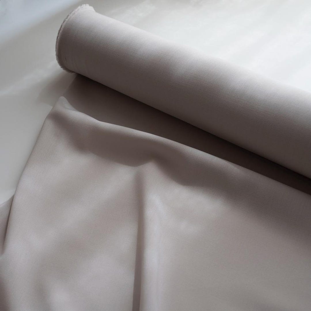 Light Gray Italian Wool Fabric – 100% Cold Wool Suiting Material for ...