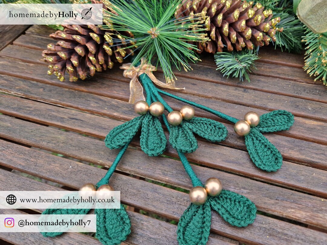 Hanging Mistletoe Various Colours New Years Eve Christmas Decoration ...