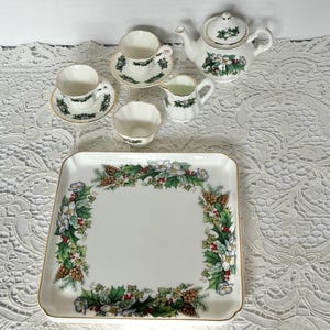 CROWN VICTORIAN, Staffordshire England, Miniature Christmas Holly Tea ...
