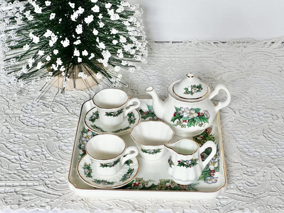 CROWN VICTORIAN, Staffordshire England, Miniature Christmas Holly Tea ...