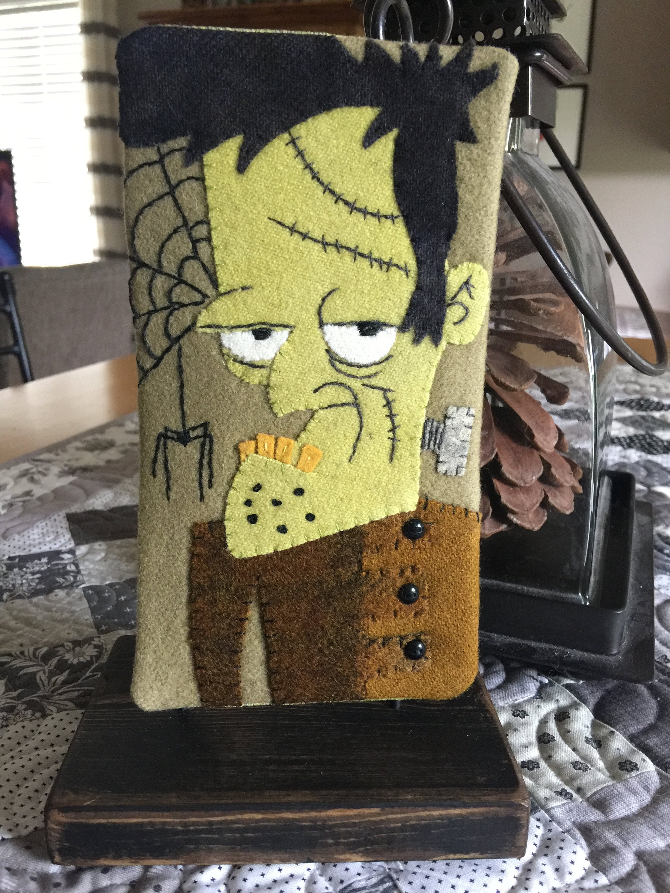 Wool Applique Pattern “frankie Stitches” - Etsy