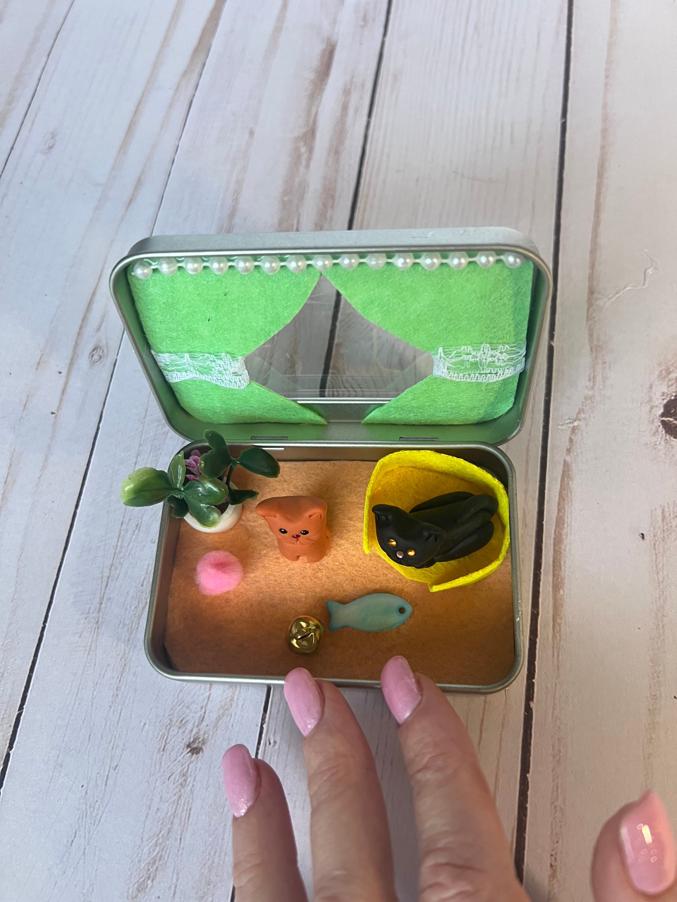 Altoid Tin With Cats, Cat Play Set, Toy Kittens, Miniature Kitty ...
