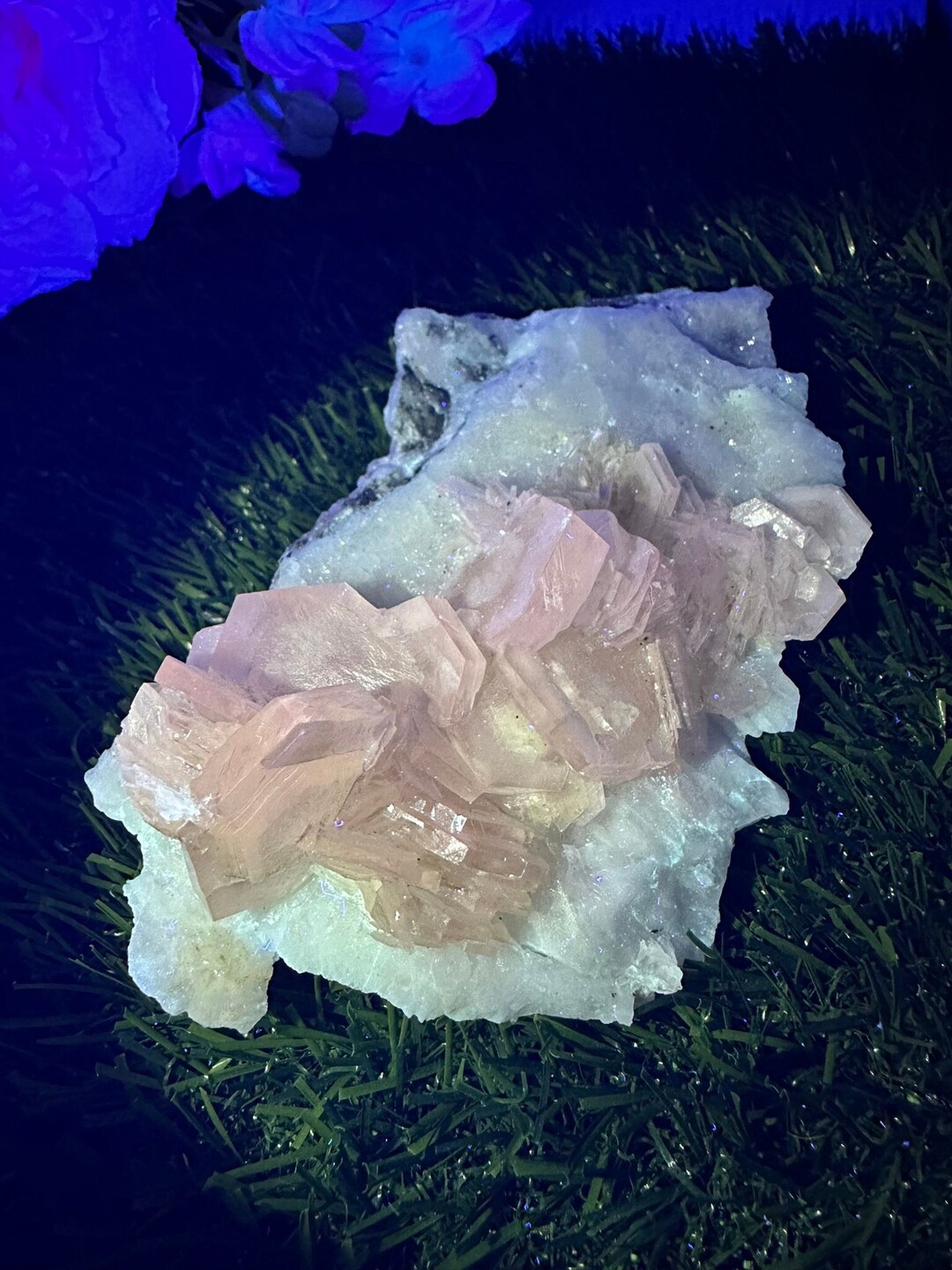 Large "sandwich" Calcite - UV Reactive / Guang Dong / Reiki Healing ...