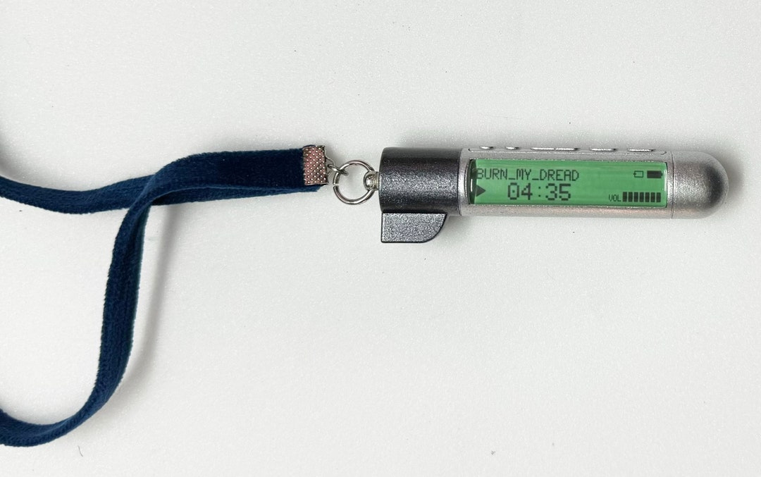 Persona 3 MP3 | Cosplay Prop - Etsy