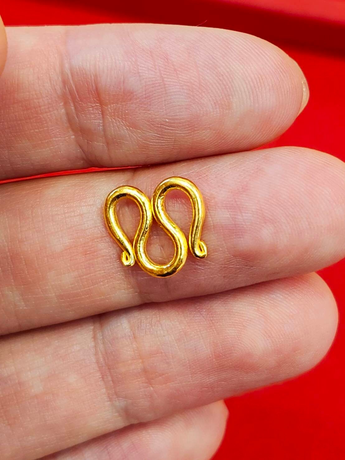 23k Gold M-clasps - Etsy