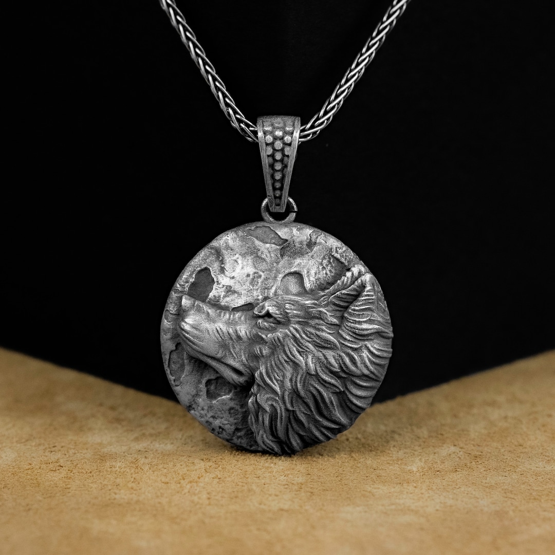 Celtic Wolf Pendant, Wolf With Moon Relief Charming Men Silver Necklace ...
