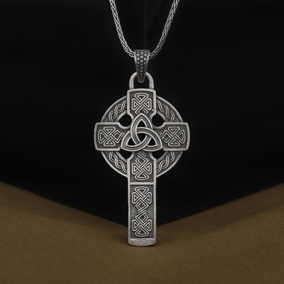 The Symbol of Wisdom Celtic Cross, Beautiful Celtic Paganism Charm ...
