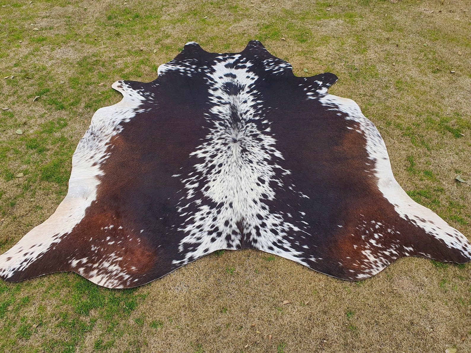 Real Tricolour Cowhide Rugs Brown White Black Cow Hide Rug - Etsy