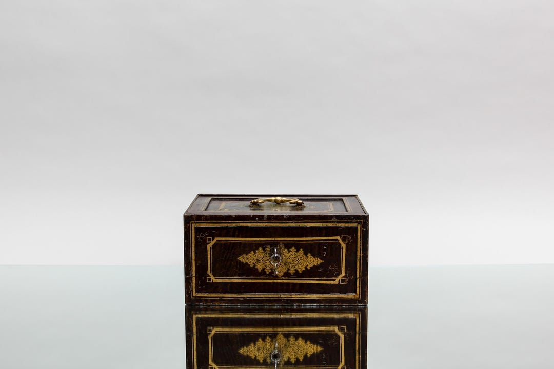 Antique Metal Chest With Lock - Vintage Treasure Chest Made of Iron in ...