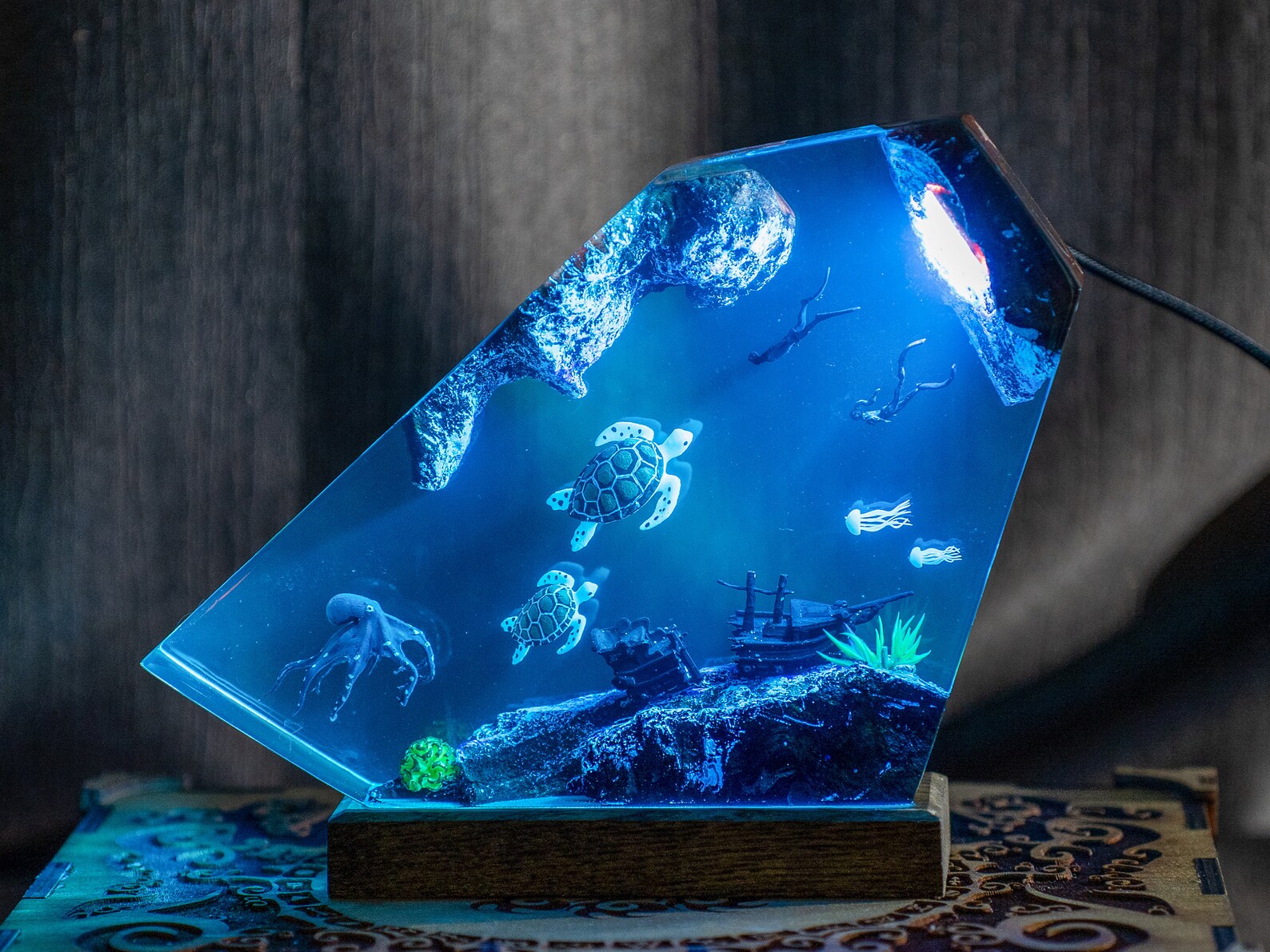 Turtles & Driver Epoxy Resin Night Light - Unique Gift for Ocean Lovers ...