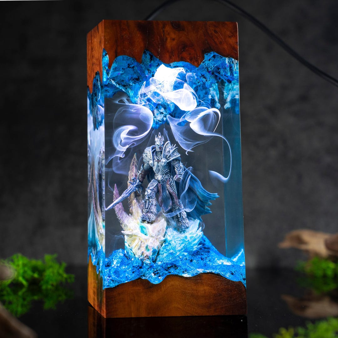 Lich King Arthas Frostmourne Resin Lamp, Warcraft Epic Night Light ...