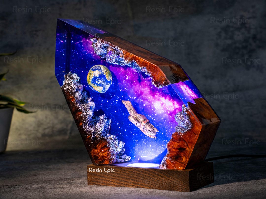 Serenity Ship Resin Night Light Astronaut Galaxy Epoxy Resin Lamp ...