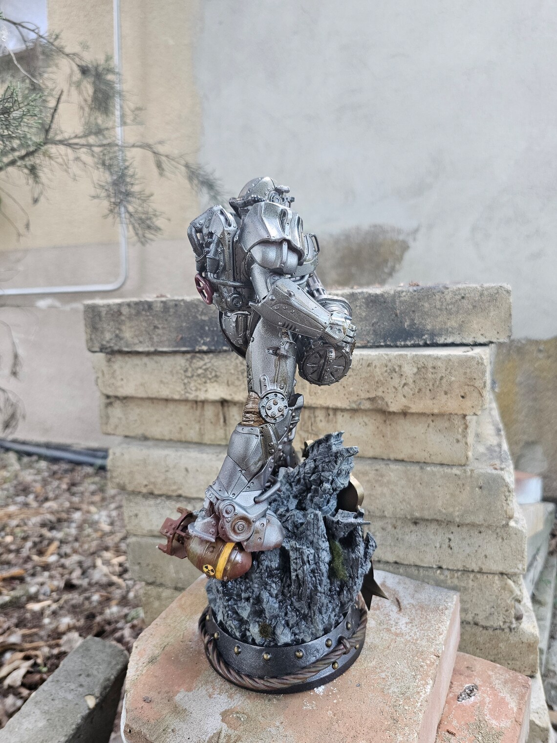 Fallout T-60 Power Armour Statue With Mini Nuke, Fully Detailed, Hand ...