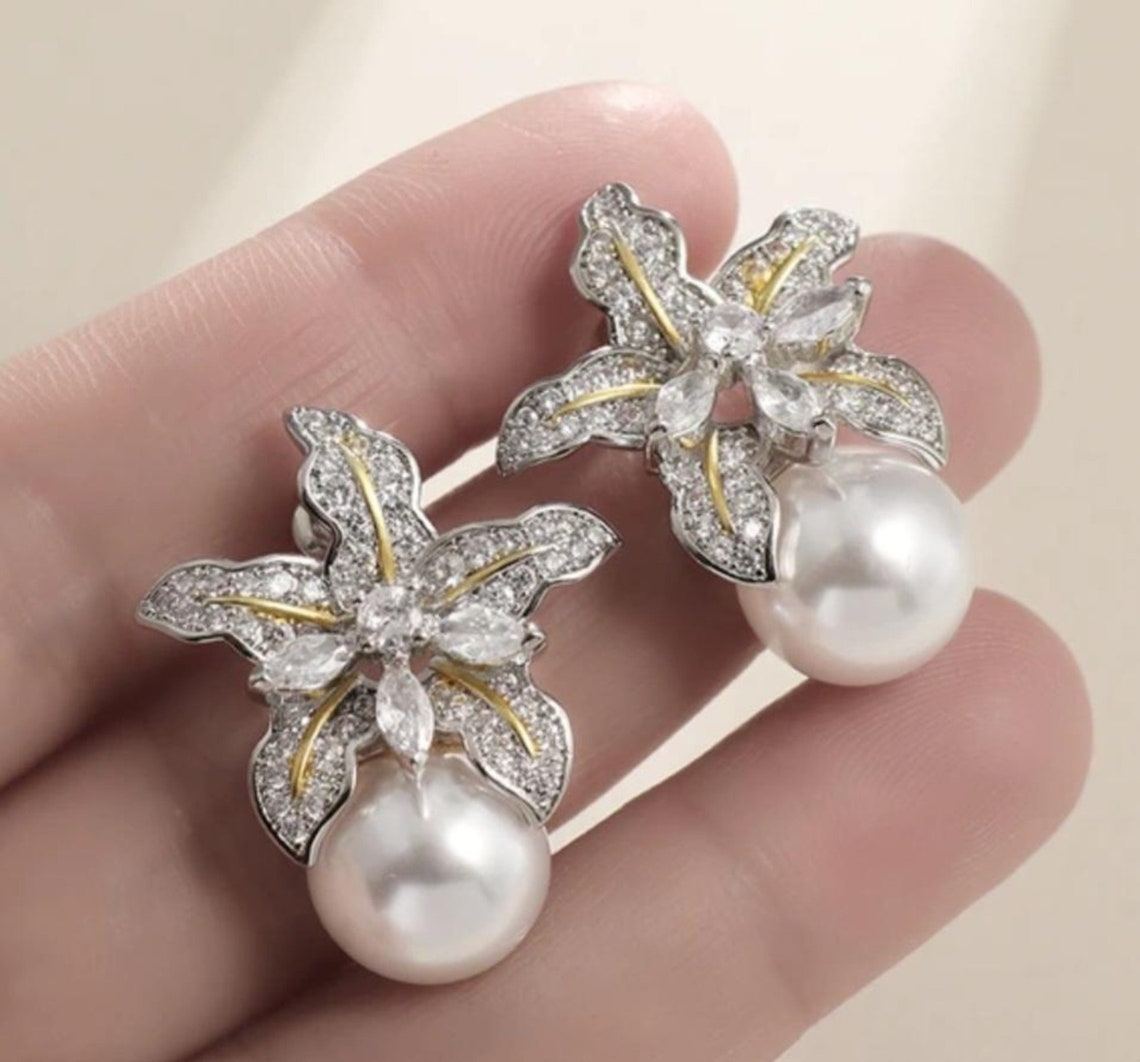 Silver and Gold Bridal Earing. Wedding Earing. Star Flower Pearl ...