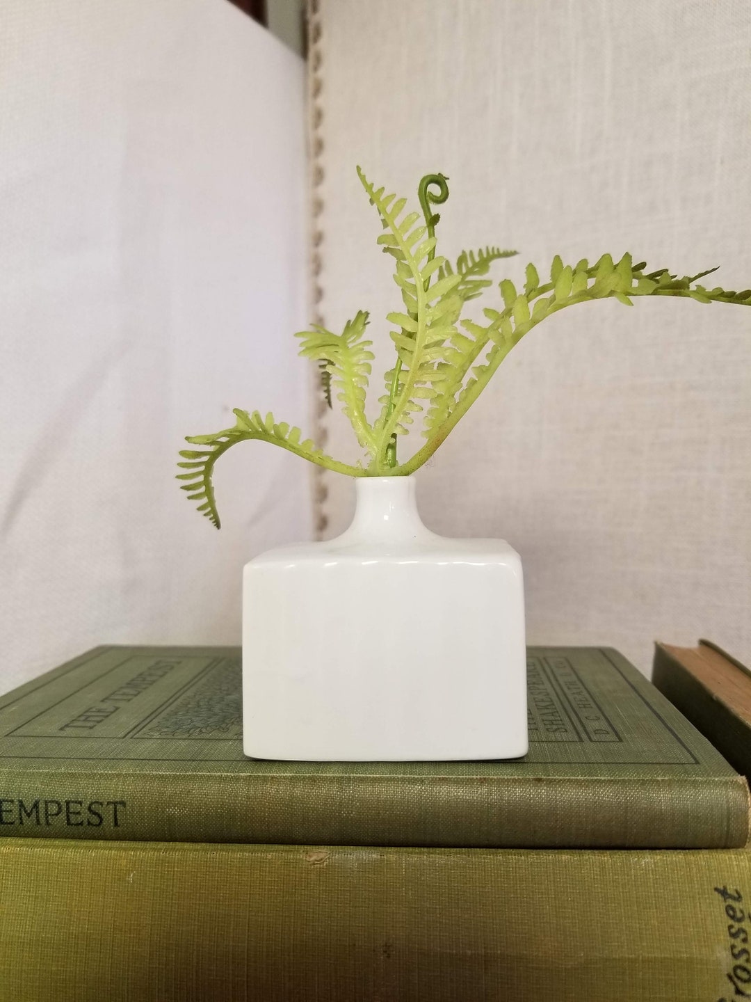 Vintage Bud Vase by OMC, Made in Japan, Ceramic, Possibly Porcelain ...