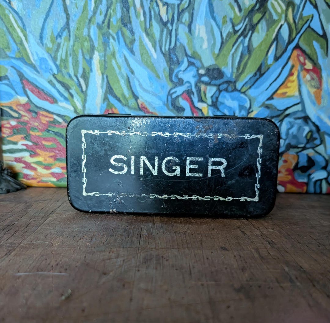 Vintage Singer Tin in Black and Gold With Sewing Machine Accessories ...