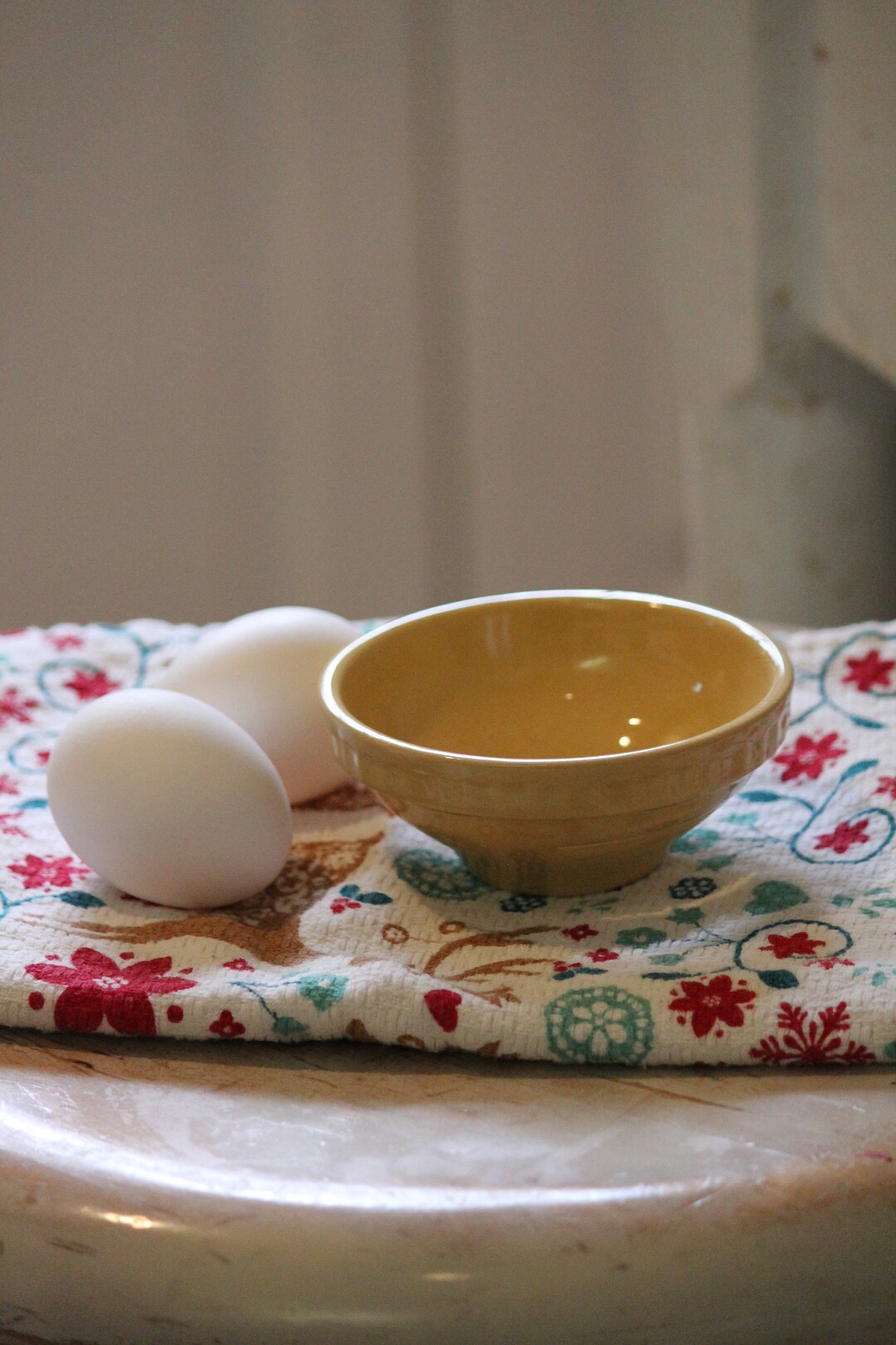 Vintage Yellow Ware Egg Separator in Pale Yellow, Made in England, T G ...