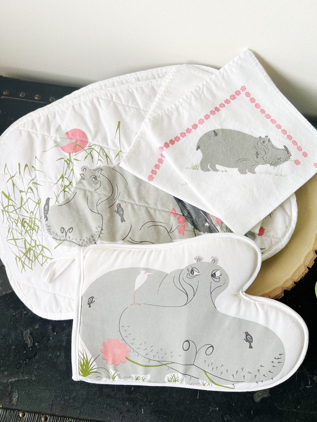 Vintage 5-piece Hippo Kitchen Set - 2 Napkins, 2 Placemats, 1 Oven Mitt ...
