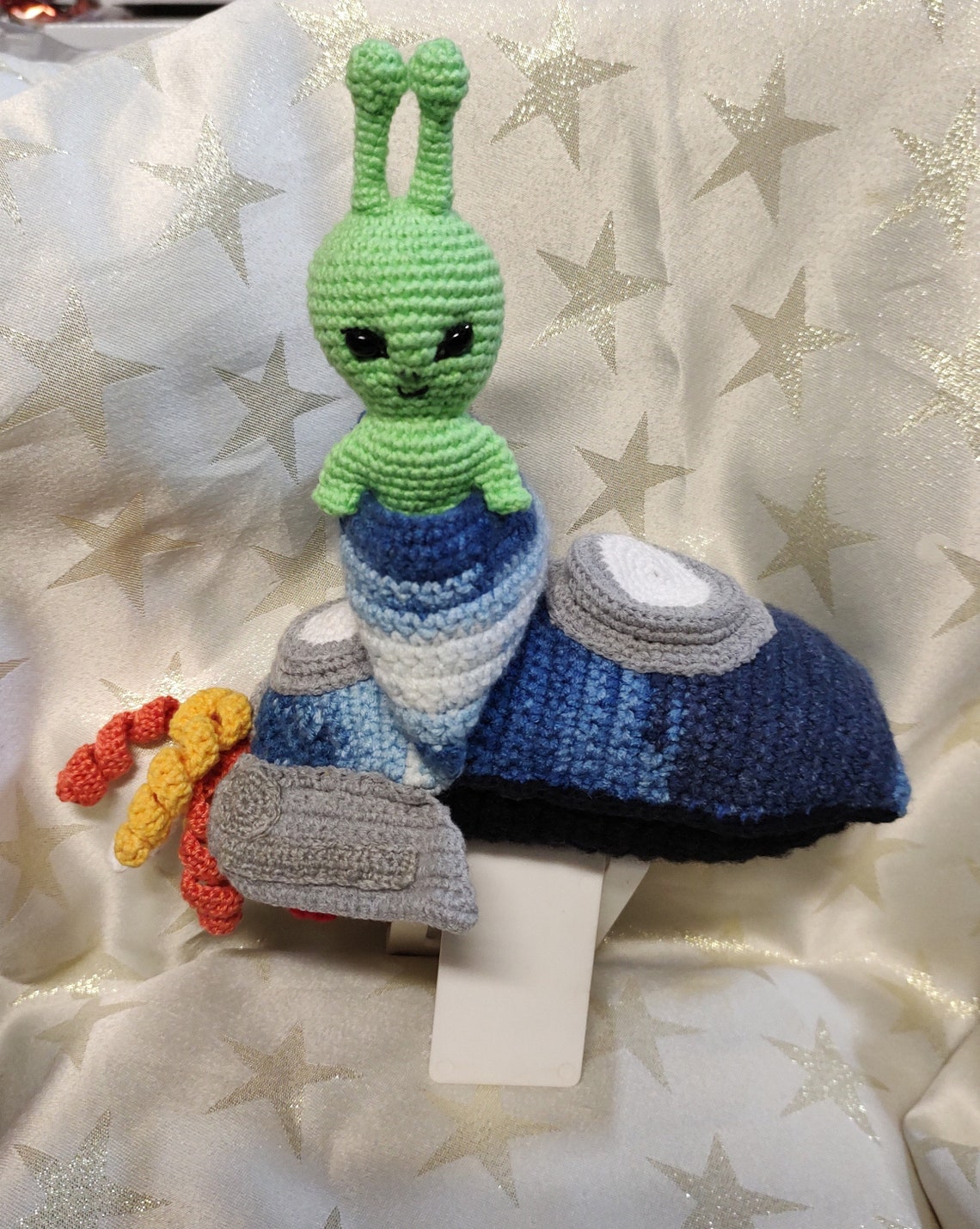 Alien Mine, Green Alien With a Spaceship, Creature From Another Planet ...