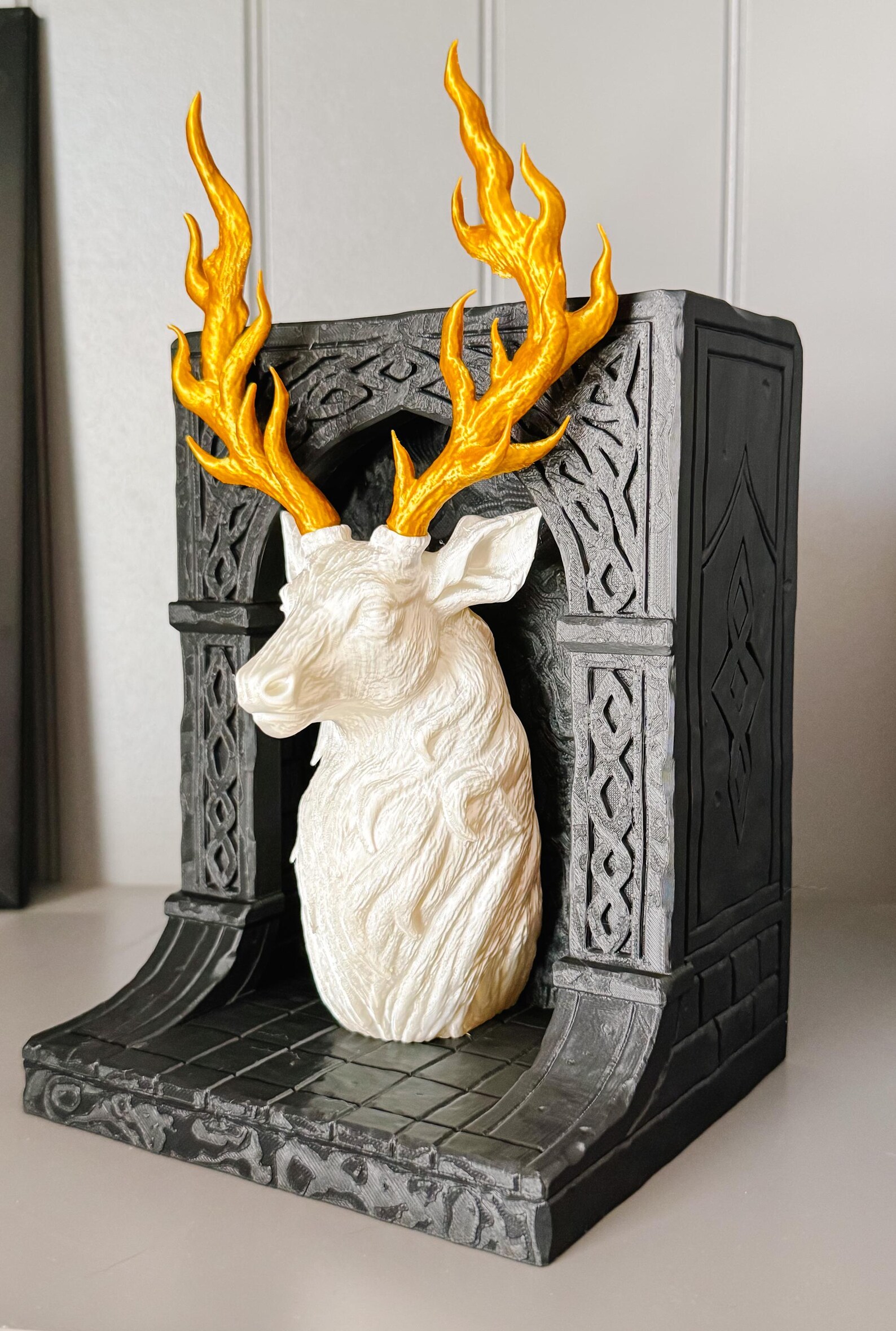 Flame Antler Stag Book Nook: Throne of Glass Inspired Bookshelf Decor ...