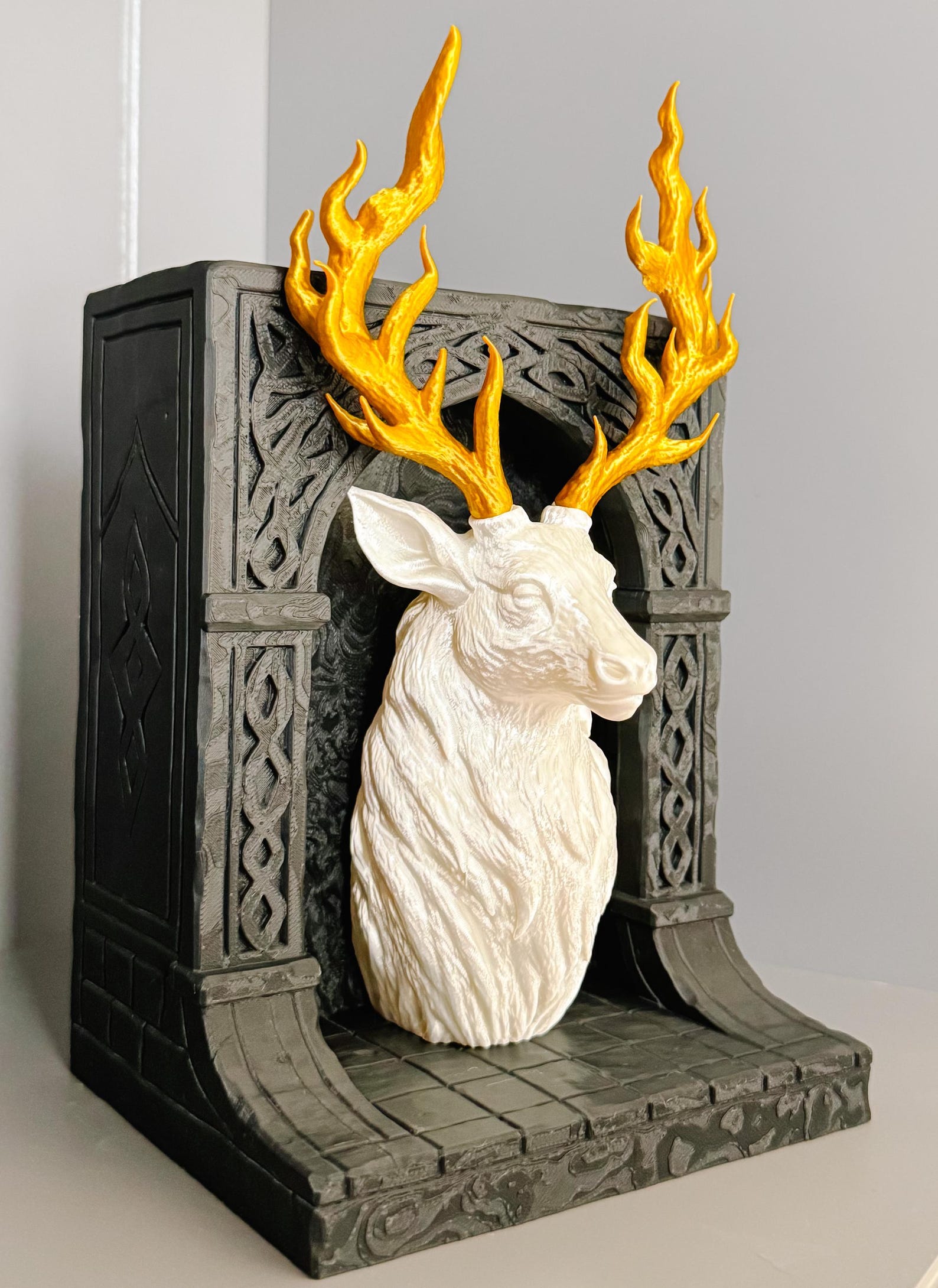 Flame Antler Stag Book Nook: Throne of Glass Inspired Bookshelf Decor ...