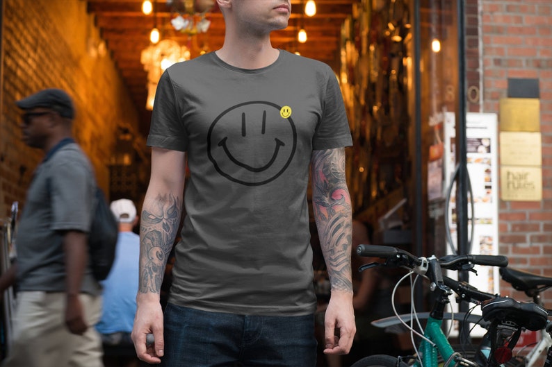 T-shirt With Classic Smiley-happy Face Smiley,smilie T-shirt, T-shirt ...