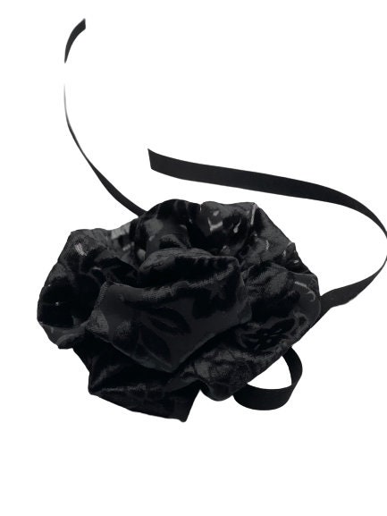 Classic Style Black Colour Handmade Necklace Beautiful Chocker Must ...