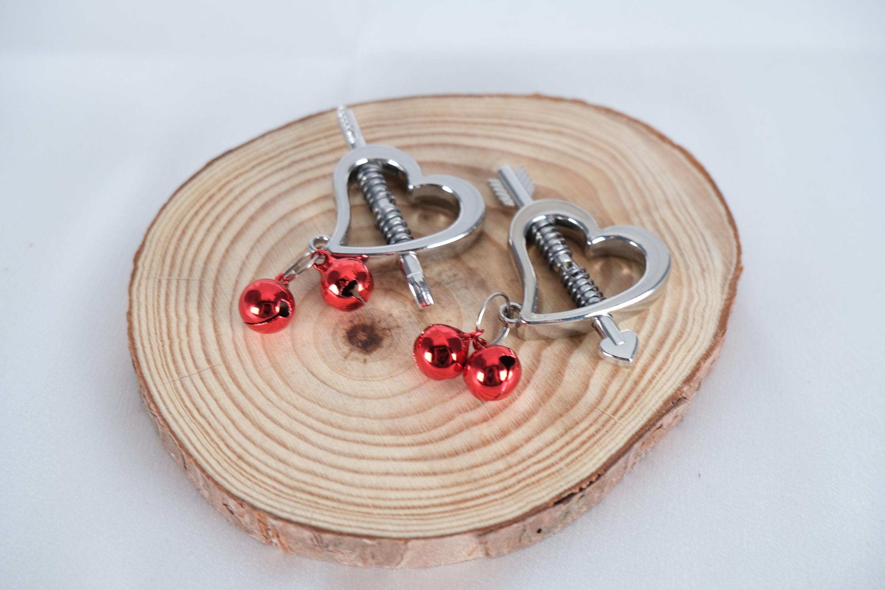 Heart Shaped Nipples Clamp With Small Red Bell Non-piercing Spring ...