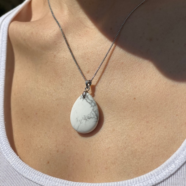 Howlite Necklace - Etsy