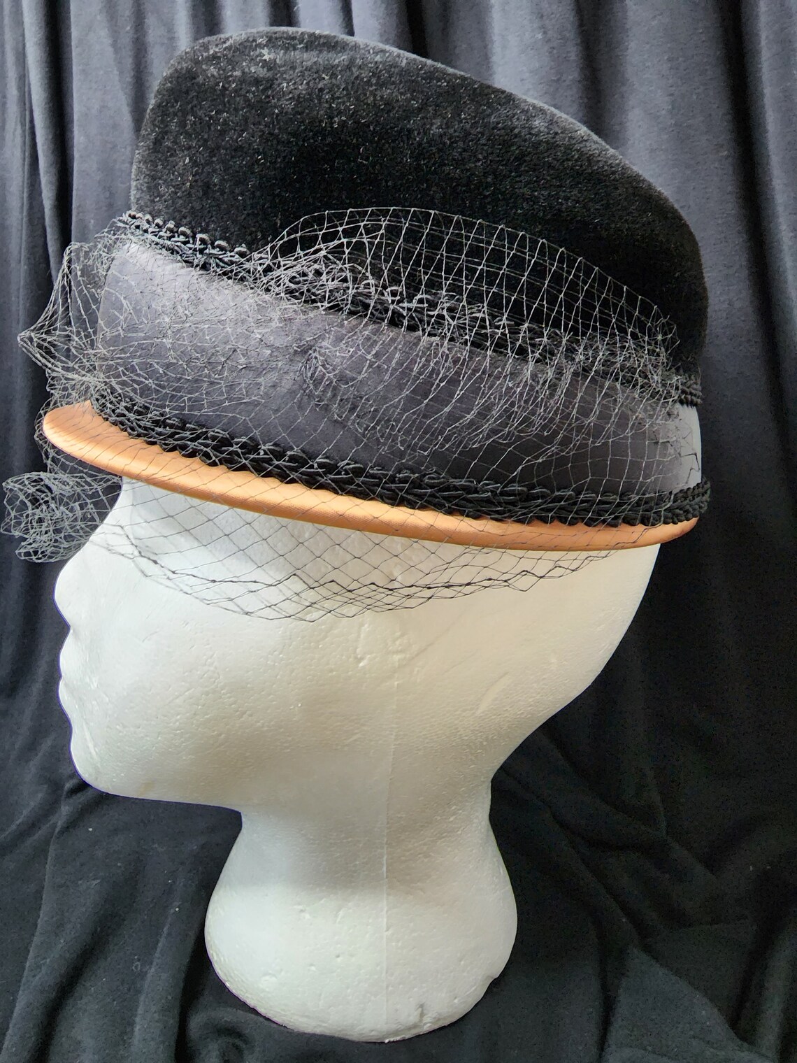 1950's Velvel Cloche Hat Lecie With Picardy Body Made in France - Etsy