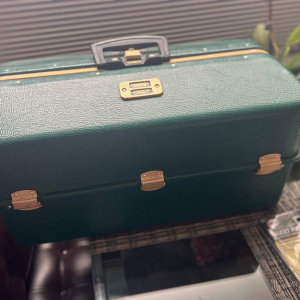 Vintage Tackle Box - Etsy
