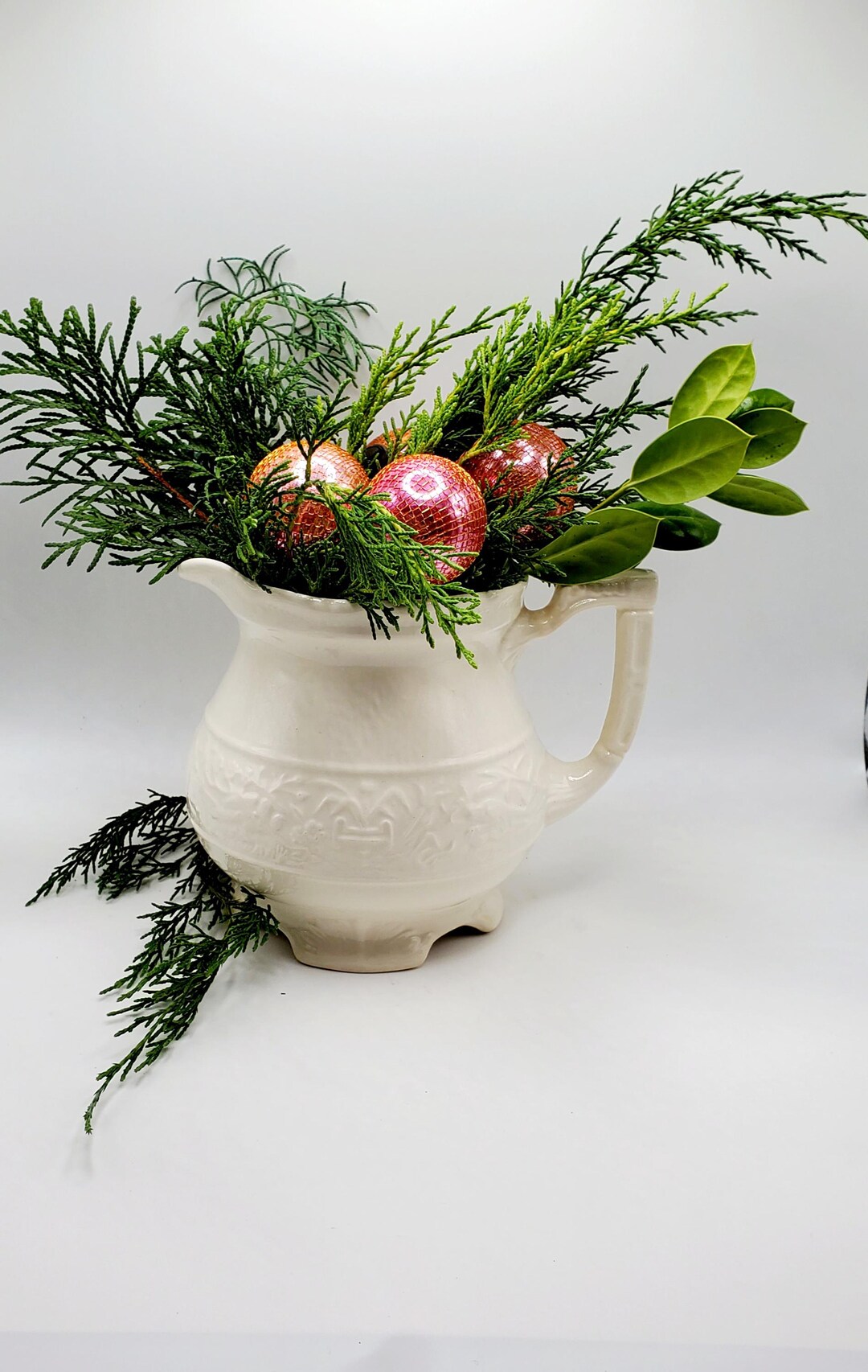 White Vogue Christmas Vase Mount Clemens Pottery Vase Ironstone Flower ...