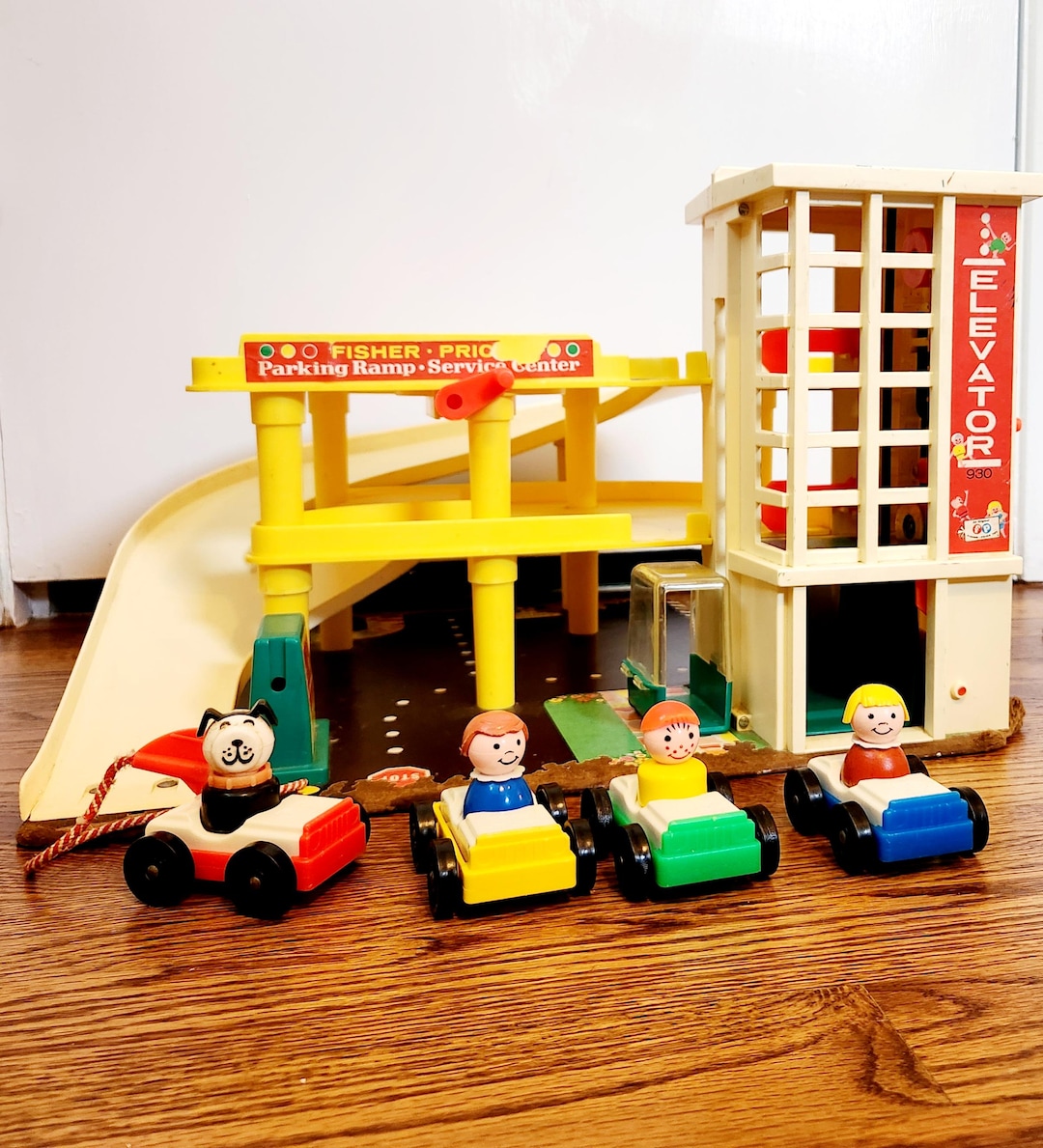 Fisher Price Garage - Play Family Action Garage - Vintage Fisher Price ...