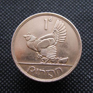 1965 IRISH PENNY COIN Bronze 1d Coin Hen & Chicks / Harp Design Ireland ...