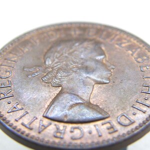 1964 HALFPENNY COIN - Queen Elizabeth II - Bronze - One 1/2d Coin ...
