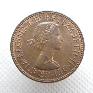 1964 HALFPENNY COIN - Queen Elizabeth II - Bronze - One 1/2d Coin ...