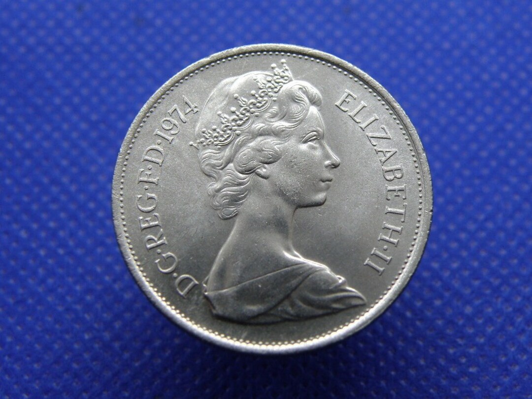 1974 TEN PENCE COIN 50th Birthday British 10p Coin. Queen Elizabeth 2nd ...
