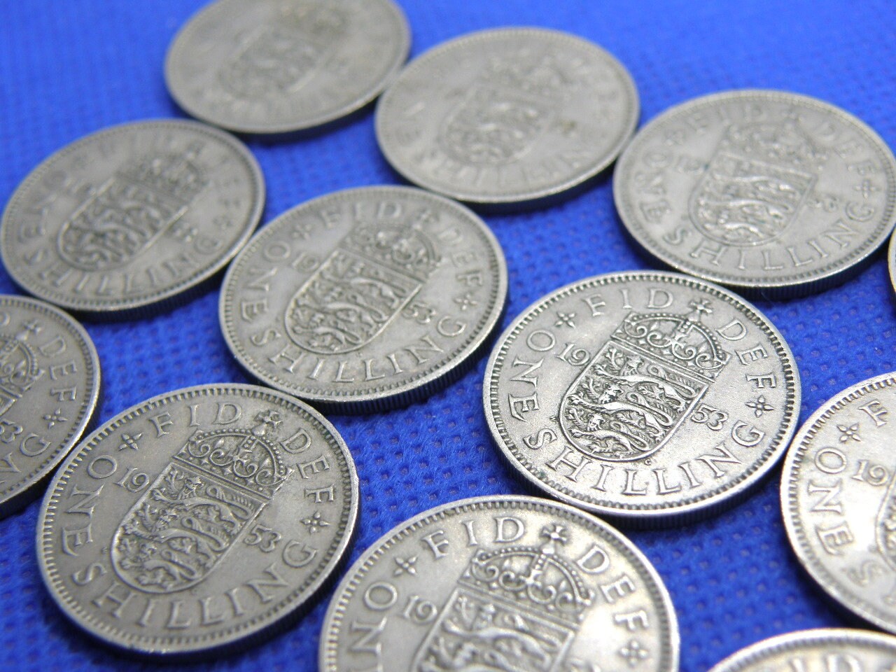 12 X 1953 ONE SHILLING COINS - English Three Lion Shield Design - Queen ...