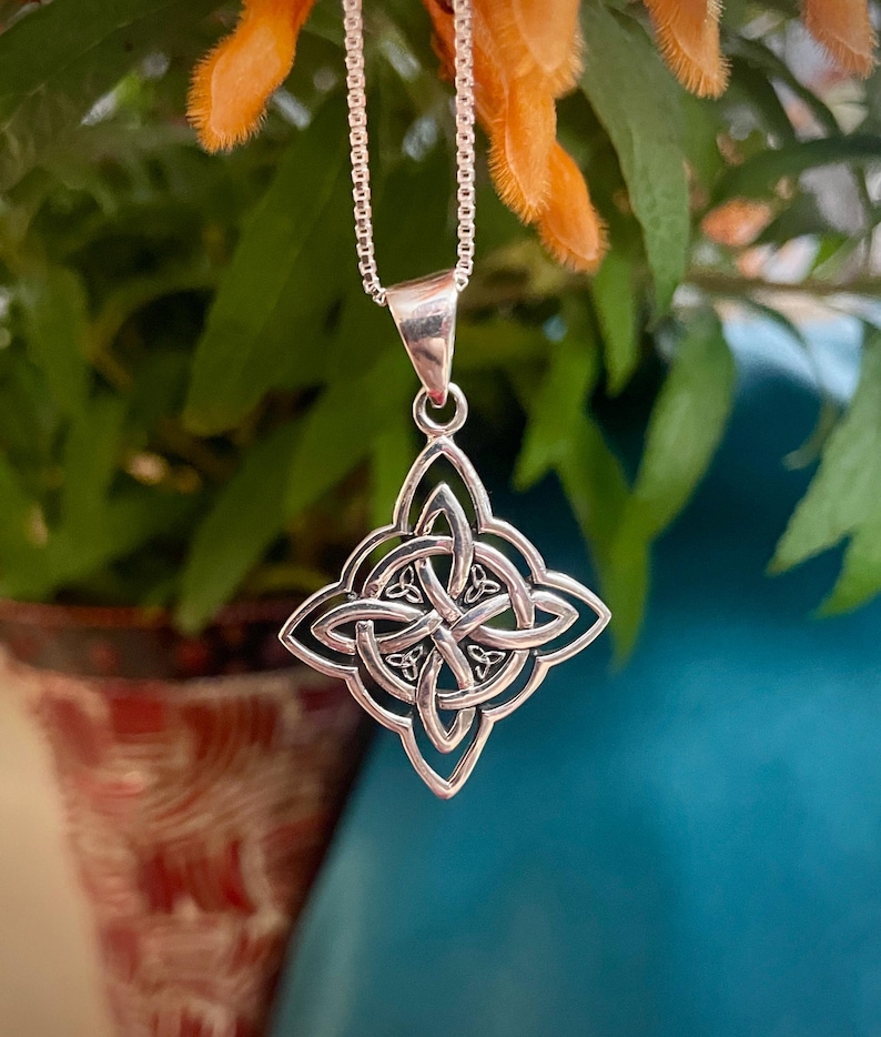 Silver Celtic Trinity Knot Hexefus Pendant Necklace, Guardianship and ...