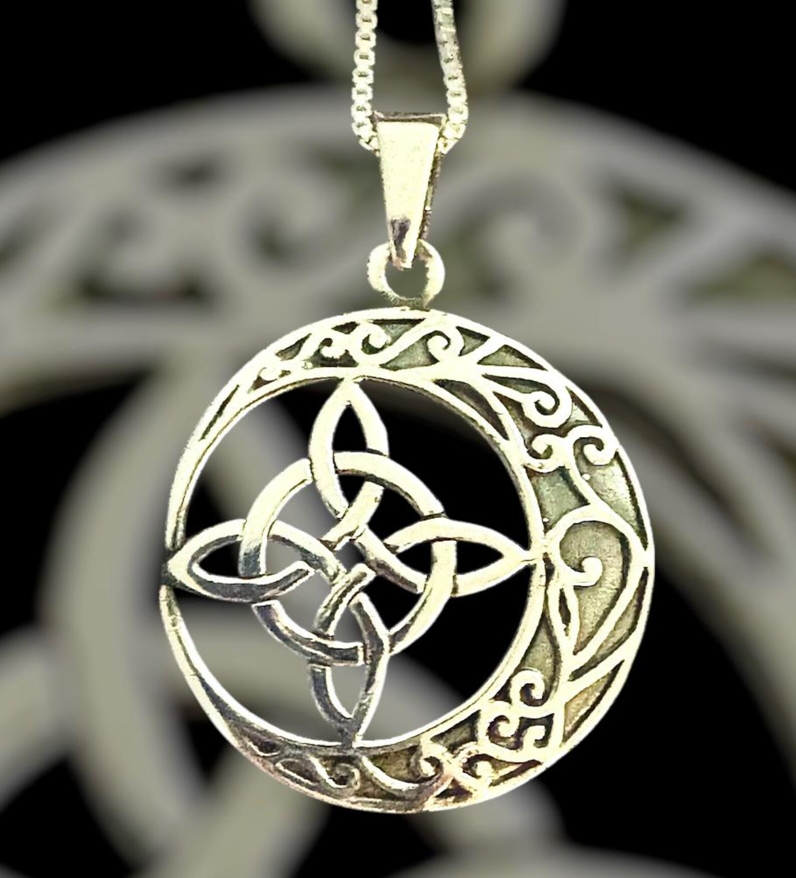 Witch's Knot Hexefus Magic Knot Celtic Pendant, Crescent Moon, Silver ...