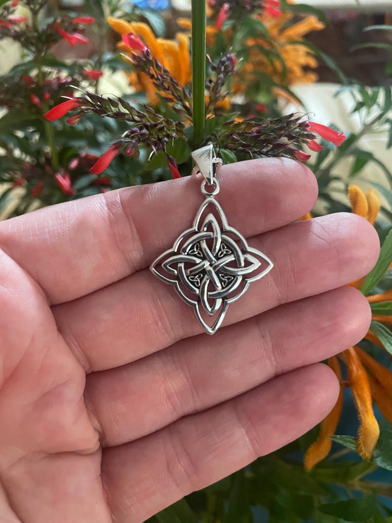 Silver Celtic Trinity Knot Hexefus Pendant Necklace, Guardianship and ...