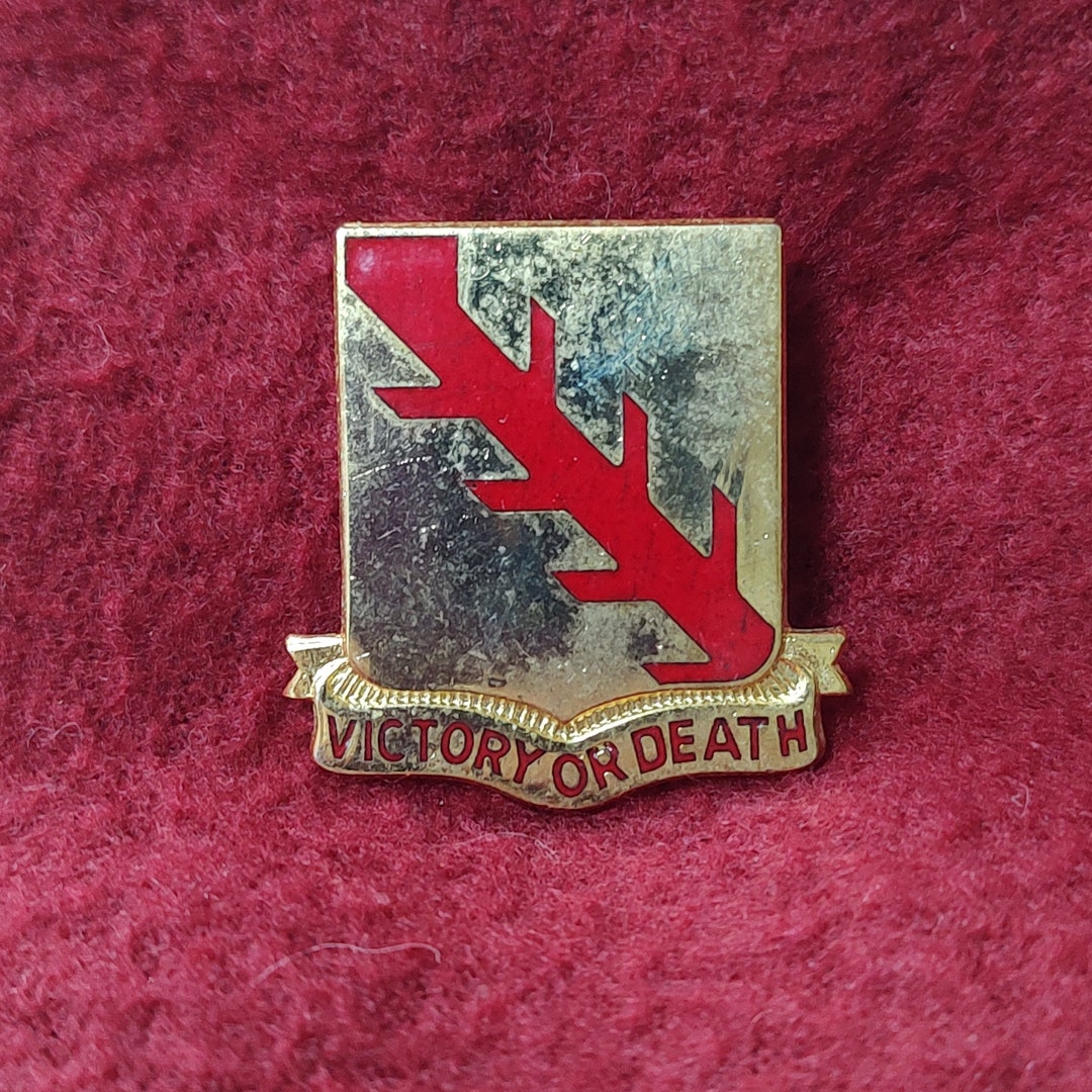 VINTAGE US Army 32nd ARMORED Cavalry Unit Crest Pin 06o183 - Etsy
