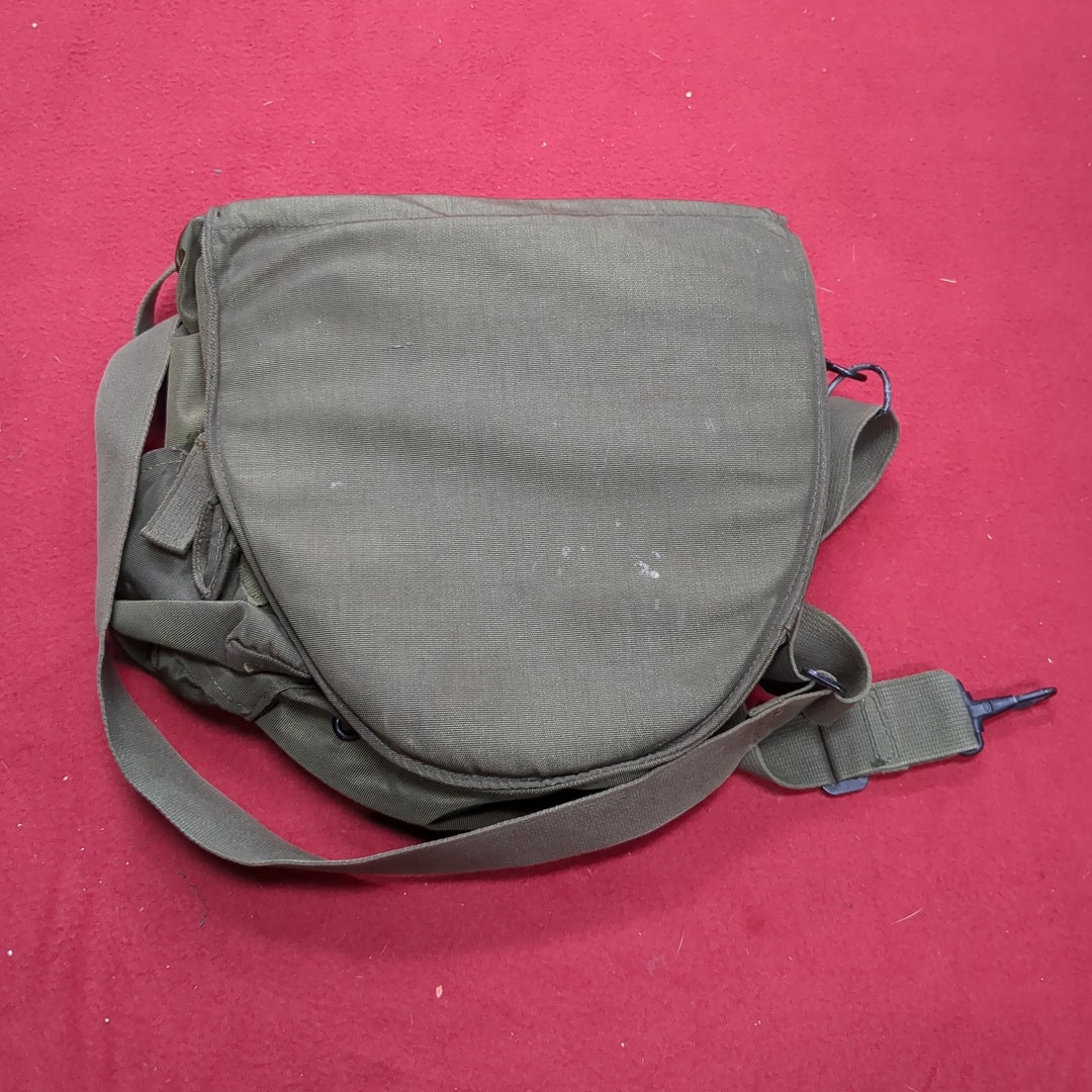 Vintage US Army Gas Mask Carrying Case Bag W/ Straps 13n Cbrn4-31 - Etsy