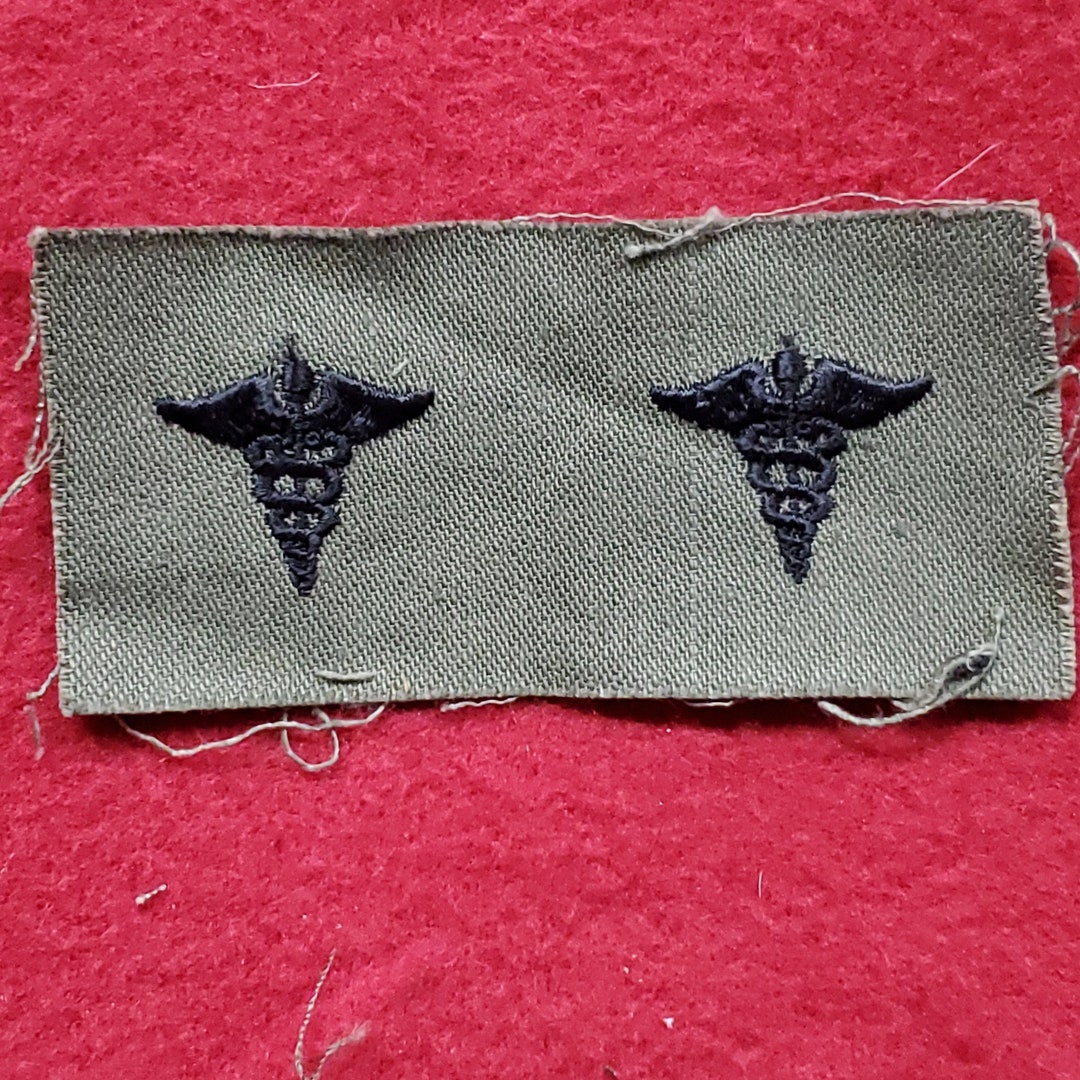 VINTAGE PAIR US Army Medic Patch Sew on Vietnam Od Olive Drab Era Bdu ...