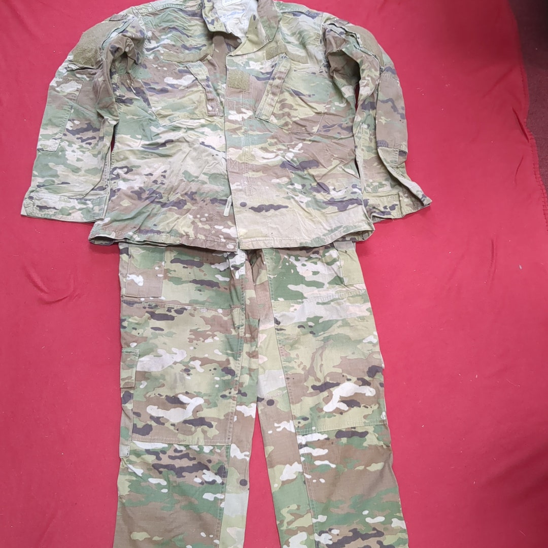 SET of US Army Medium Regular Uniform OCP Top and Bottom Good Condition ...