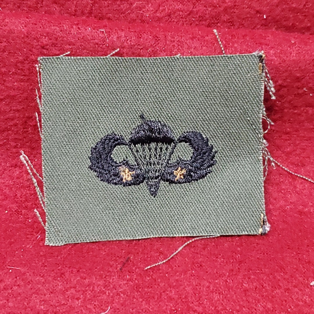 US Army AIRBORNE PARACHUTIST 2 Combat Star Badge Subdued Od Black Sew ...